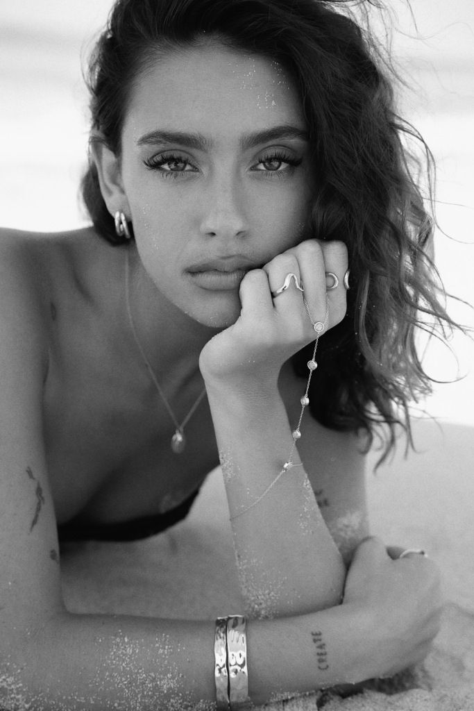 Carla G. – Deva Models